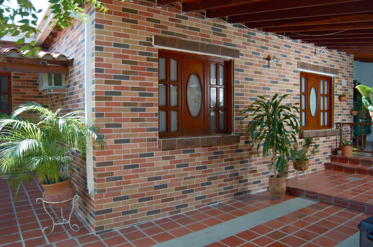 Estoraque 7X25 Fachada – Renueve